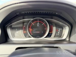 White Volvo XC60 2016 in Riga, with an engine capacity of 2.00 L and mileage of 247 thousand km for 13995 €, photo 16 on AUTOMOTO.COM.LV
