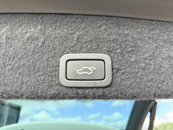 Balts Volvo XC60 2016 Rīga, ar dzinēja tilpumu 2.00 L un nobraukumu 247 tūkst. km par 13995 €, foto 7 vietnē AUTOMOTO.COM.LV