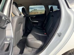 Balts Volvo XC60 2016 Rīga, ar dzinēja tilpumu 2.00 L un nobraukumu 247 tūkst. km par 13995 €, foto 9 vietnē AUTOMOTO.COM.LV