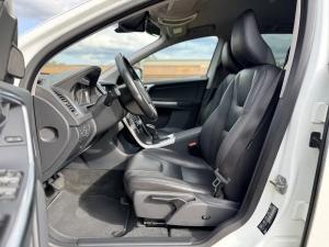 Balts Volvo XC60 2016 Rīga, ar dzinēja tilpumu 2.00 L un nobraukumu 247 tūkst. km par 13995 €, foto 10 vietnē AUTOMOTO.COM.LV