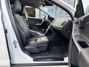 Balts Volvo XC60 2016 Rīga, ar dzinēja tilpumu 2.00 L un nobraukumu 247 tūkst. km par 13995 €, foto 27 vietnē AUTOMOTO.COM.LV