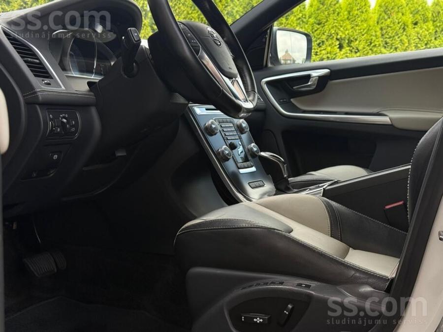 White Volvo XC60 2016 in Jelgava, with an engine capacity of 2.40 L and mileage of 0 thousand km for 16200 €, photo 11 on AUTOMOTO.COM.LV