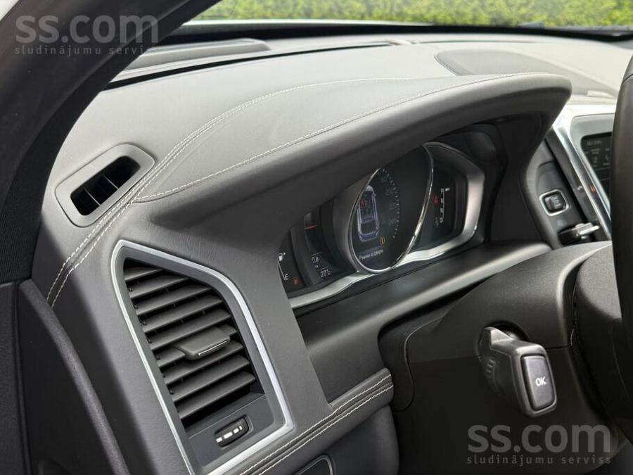 White Volvo XC60 2016 in Jelgava, with an engine capacity of 2.40 L and mileage of 0 thousand km for 16200 €, photo 13 on AUTOMOTO.COM.LV