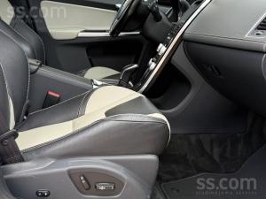 White Volvo XC60 2016 in Jelgava, with an engine capacity of 2.40 L and mileage of 0 thousand km for 16200 €, photo 19 on AUTOMOTO.COM.LV