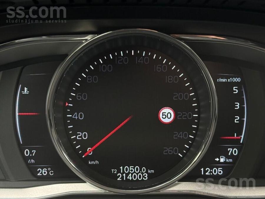 White Volvo XC60 2016 in Jelgava, with an engine capacity of 2.40 L and mileage of 0 thousand km for 16200 €, photo 27 on AUTOMOTO.COM.LV