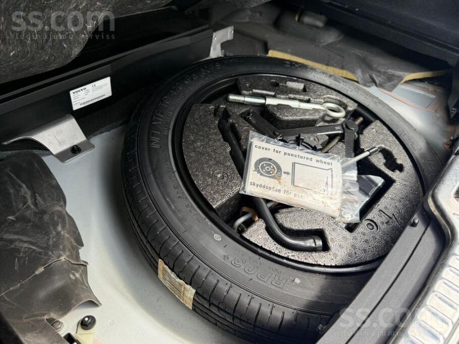 White Volvo XC60 2016 in Jelgava, with an engine capacity of 2.40 L and mileage of 0 thousand km for 16200 €, photo 34 on AUTOMOTO.COM.LV