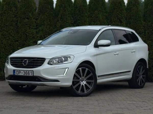 White Volvo XC60 2016 in Jelgava, with an engine capacity of 2.40 L and mileage of 214 thousand km for 16200 €, photo 1 on AUTOMOTO.COM.LV