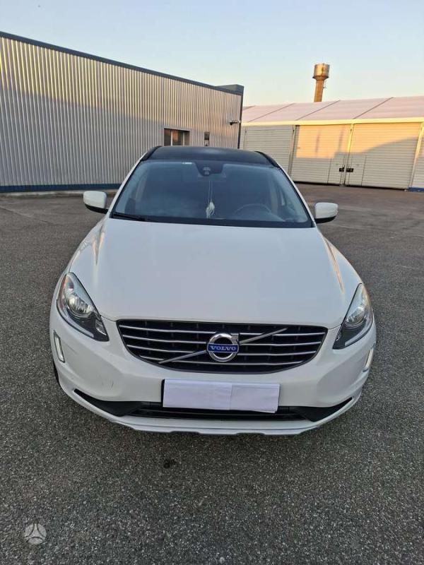 White Volvo XC60 2016 in Klaipeda, with an engine capacity of 1.97 L and mileage of 199 thousand km for 14500 €, photo 1 on AUTOMOTO.COM.LV