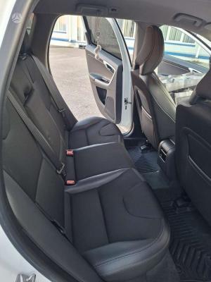 White Volvo XC60 2016 in Klaipeda, with an engine capacity of 1.97 L and mileage of 199 thousand km for 14500 €, photo 5 on AUTOMOTO.COM.LV