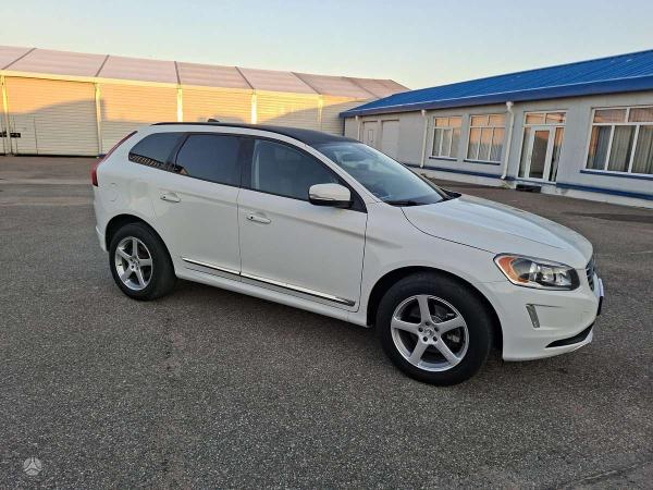 White Volvo XC60 2016 in Klaipeda, with an engine capacity of 1.97 L and mileage of 199 thousand km for 14500 €, photo 5 on AUTOMOTO.COM.LV