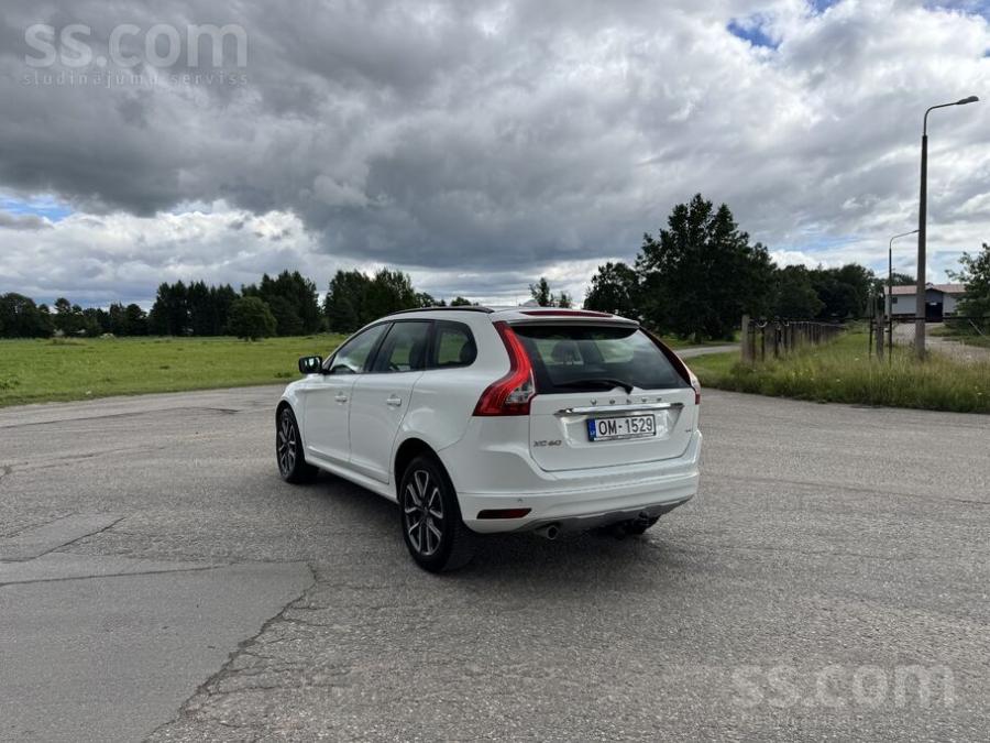 White Volvo XC60 2016 in Cesis, with an engine capacity of 2.00 L and mileage of 0 thousand km for 11900 €, photo 9 on AUTOMOTO.COM.LV