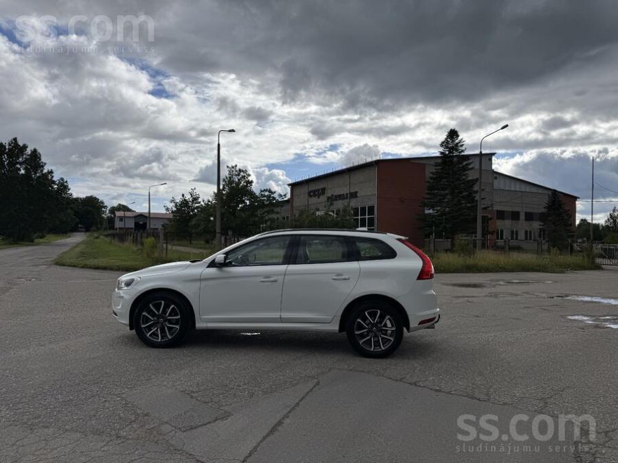 White Volvo XC60 2016 in Cesis, with an engine capacity of 2.00 L and mileage of 0 thousand km for 11900 €, photo 10 on AUTOMOTO.COM.LV