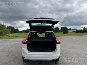 White Volvo XC60 2016 in Cesis, with an engine capacity of 2.00 L and mileage of 0 thousand km for 11900 €, photo 12 on AUTOMOTO.COM.LV