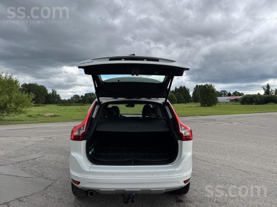 White Volvo XC60 2016 in Cesis, with an engine capacity of 2.00 L and mileage of 0 thousand km for 11900 €, photo 12 on AUTOMOTO.COM.LV