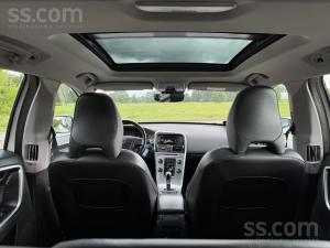 White Volvo XC60 2016 in Cesis, with an engine capacity of 2.00 L and mileage of 0 thousand km for 11900 €, photo 14 on AUTOMOTO.COM.LV
