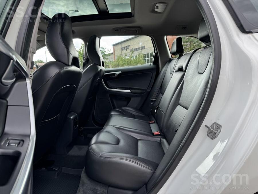 White Volvo XC60 2016 in Cesis, with an engine capacity of 2.00 L and mileage of 0 thousand km for 11900 €, photo 16 on AUTOMOTO.COM.LV