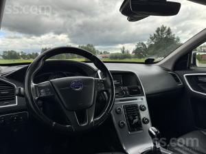 White Volvo XC60 2016 in Cesis, with an engine capacity of 2.00 L and mileage of 0 thousand km for 11900 €, photo 17 on AUTOMOTO.COM.LV