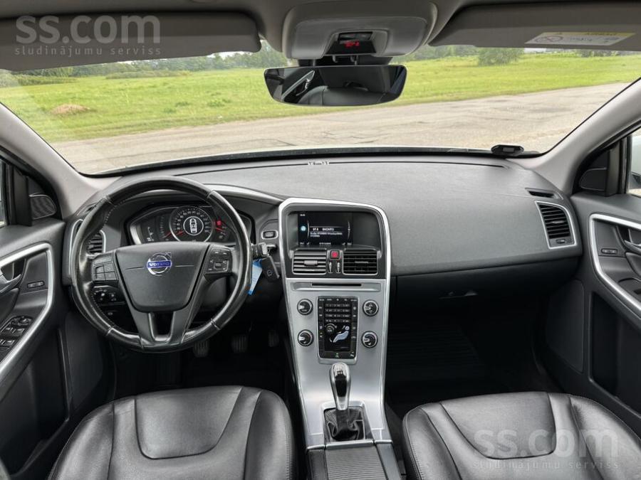 White Volvo XC60 2016 in Cesis, with an engine capacity of 2.00 L and mileage of 0 thousand km for 11900 €, photo 19 on AUTOMOTO.COM.LV