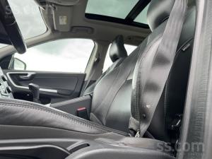 White Volvo XC60 2016 in Cesis, with an engine capacity of 2.00 L and mileage of 0 thousand km for 11900 €, photo 29 on AUTOMOTO.COM.LV