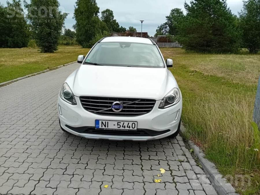 White Volvo XC60 2016 in Ventspils, with an engine capacity of 2.00 L and mileage of 225 thousand km for 12300 €, photo 1 on AUTOMOTO.COM.LV
