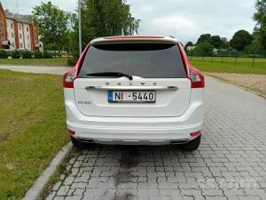 White Volvo XC60 2016 in Ventspils, with an engine capacity of 2.00 L and mileage of 225 thousand km for 12300 €, photo 4 on AUTOMOTO.COM.LV