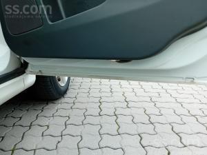 White Volvo XC60 2016 in Ventspils, with an engine capacity of 2.00 L and mileage of 225 thousand km for 12300 €, photo 9 on AUTOMOTO.COM.LV