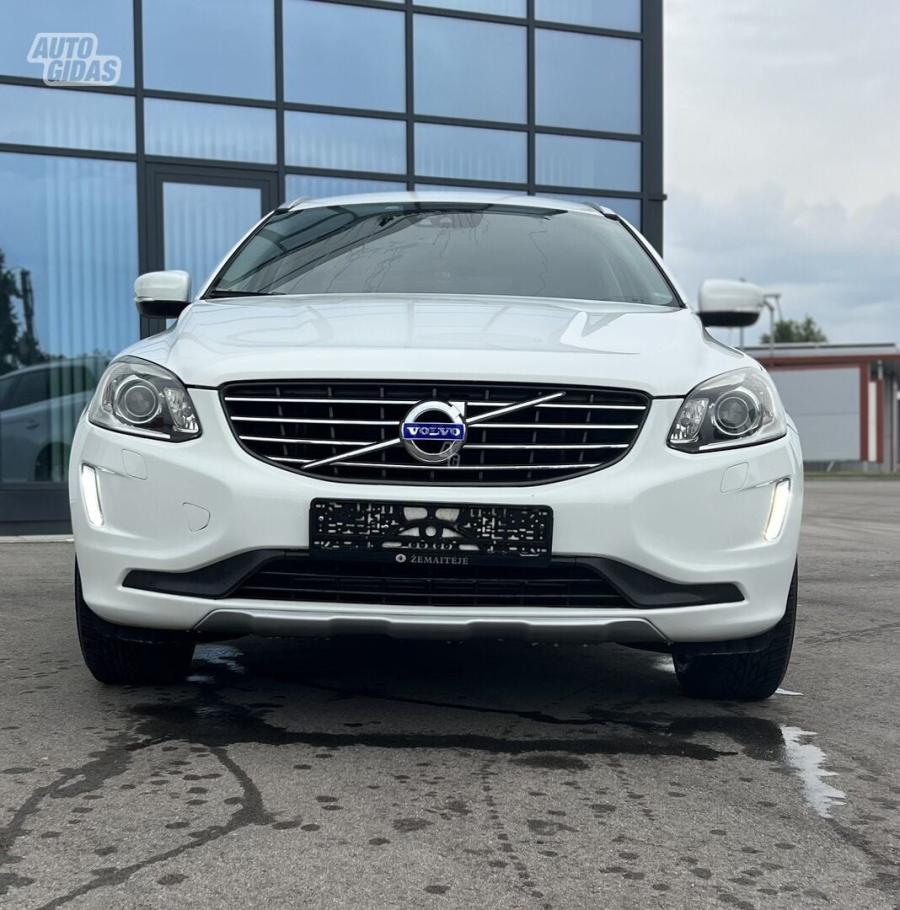 White Volvo XC60 2016 in Kretinga, with an engine capacity of 2.00 L and mileage of 314 thousand km for 9950 €, photo 5 on AUTOMOTO.COM.LV