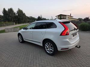 White Volvo XC60 2016 in Taurage, with an engine capacity of 1.97 L and mileage of 301 thousand km for 9600 €, photo 5 on AUTOMOTO.COM.LV