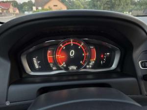 White Volvo XC60 2016 in Taurage, with an engine capacity of 1.97 L and mileage of 301 thousand km for 9600 €, photo 14 on AUTOMOTO.COM.LV