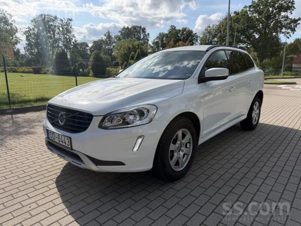 White Volvo XC60 2016 in Ogre, with an engine capacity of 2.40 L and mileage of 279 thousand km for 13150 €, photo 2 on AUTOMOTO.COM.LV