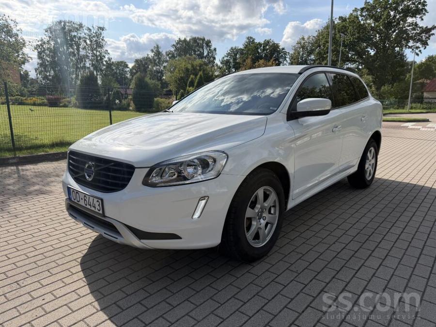White Volvo XC60 2016 in Ogre, with an engine capacity of 2.40 L and mileage of 279 thousand km for 13150 €, photo 3 on AUTOMOTO.COM.LV