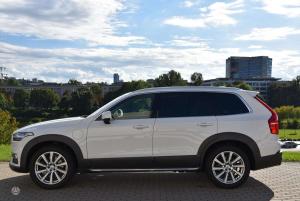 White Volvo XC60 2016 in Vilnius, with an engine capacity of 1.97 L and mileage of 208 thousand km for 18700 €, photo 5 on AUTOMOTO.COM.LV