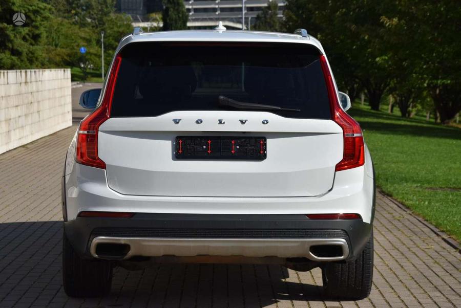 White Volvo XC60 2016 in Vilnius, with an engine capacity of 1.97 L and mileage of 208 thousand km for 18700 €, photo 7 on AUTOMOTO.COM.LV