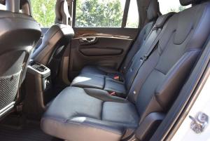 White Volvo XC60 2016 in Vilnius, with an engine capacity of 1.97 L and mileage of 208 thousand km for 18700 €, photo 16 on AUTOMOTO.COM.LV