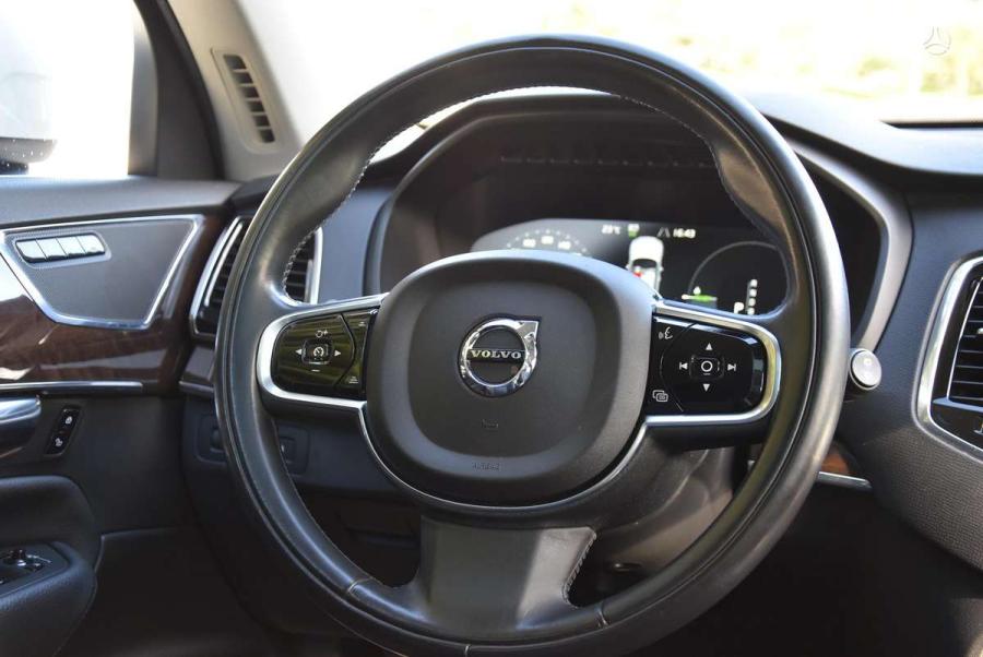 White Volvo XC60 2016 in Vilnius, with an engine capacity of 1.97 L and mileage of 208 thousand km for 18700 €, photo 20 on AUTOMOTO.COM.LV