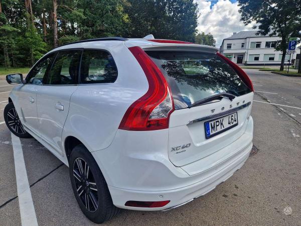 White Volvo XC60 2016 in Alytus, with an engine capacity of 1.97 L and mileage of 266 thousand km for 10500 €, photo 4 on AUTOMOTO.COM.LV