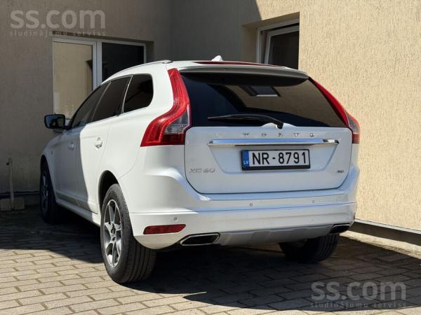 Balts Volvo XC60 2016 Rīga, ar dzinēja tilpumu 2.40 L un nobraukumu 0 tūkst. km par 12800 €, foto 4 vietnē AUTOMOTO.COM.LV