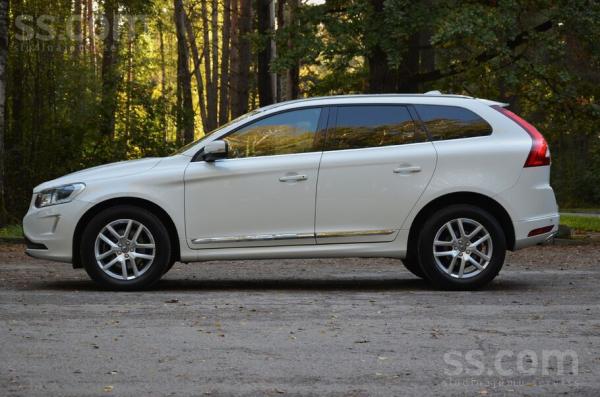 White Volvo XC60 2016 in Riga, with an engine capacity of 2.40 L and mileage of 191 thousand km for 14490 €, photo 7 on AUTOMOTO.COM.LV