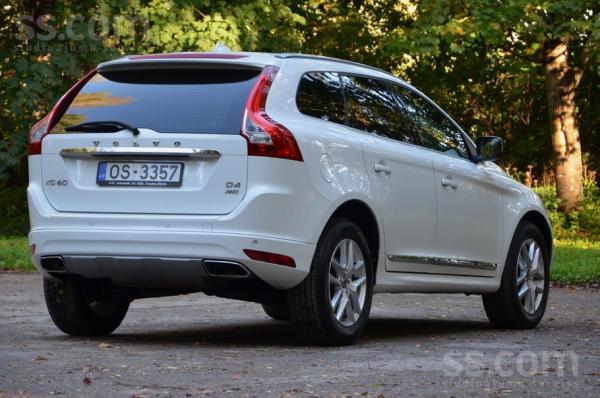 White Volvo XC60 2016 in Riga, with an engine capacity of 2.40 L and mileage of 191 thousand km for 14490 €, photo 10 on AUTOMOTO.COM.LV