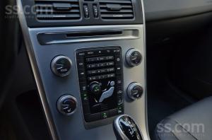 Balts Volvo XC60 2016 Rīga, ar dzinēja tilpumu 2.40 L un nobraukumu 191 tūkst. km par 14490 €, foto 19 vietnē AUTOMOTO.COM.LV
