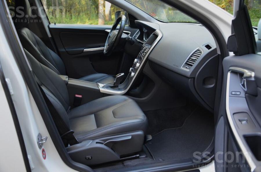 Balts Volvo XC60 2016 Rīga, ar dzinēja tilpumu 2.40 L un nobraukumu 191 tūkst. km par 14490 €, foto 29 vietnē AUTOMOTO.COM.LV