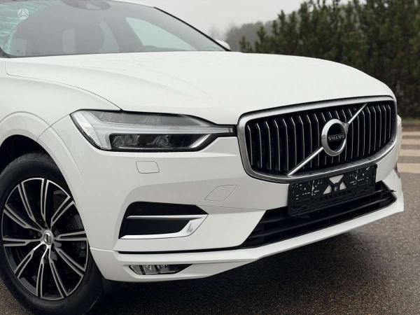 White Volvo XC60 2017 in Utena, with an engine capacity of 1.97 L and mileage of 214 thousand km for 19950 €, photo 4 on AUTOMOTO.COM.LV