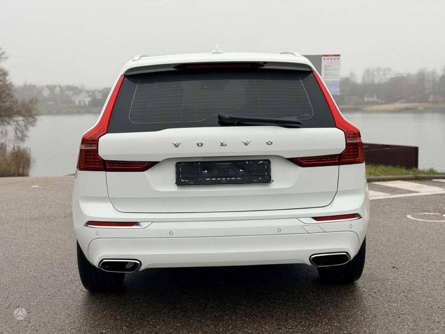 White Volvo XC60 2017 in Utena, with an engine capacity of 1.97 L and mileage of 214 thousand km for 19950 €, photo 11 on AUTOMOTO.COM.LV