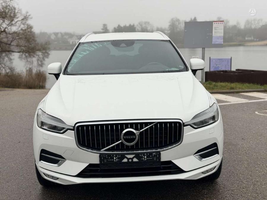 White Volvo XC60 2017 in Utena, with an engine capacity of 1.97 L and mileage of 214 thousand km for 19950 €, photo 6 on AUTOMOTO.COM.LV