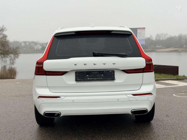 White Volvo XC60 2017 in Utena, with an engine capacity of 1.97 L and mileage of 214 thousand km for 19950 €, photo 10 on AUTOMOTO.COM.LV