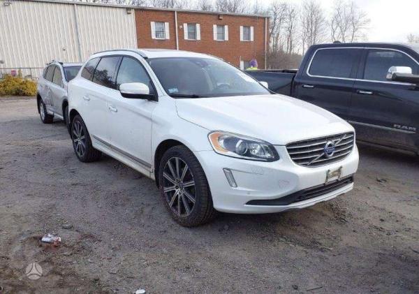 White Volvo XC60 2017 in Vilnius, with an engine capacity of 1.97 L and mileage of 305 thousand km for 8960 €, photo 2 on AUTOMOTO.COM.LV