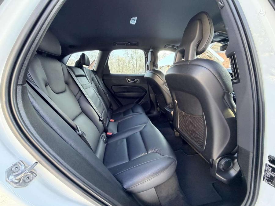 Balts Volvo XC60 2017 Utena, ar dzinēja tilpumu 1.97 L un nobraukumu 214 tūkst. km par 19950 €, foto 17 vietnē AUTOMOTO.COM.LV