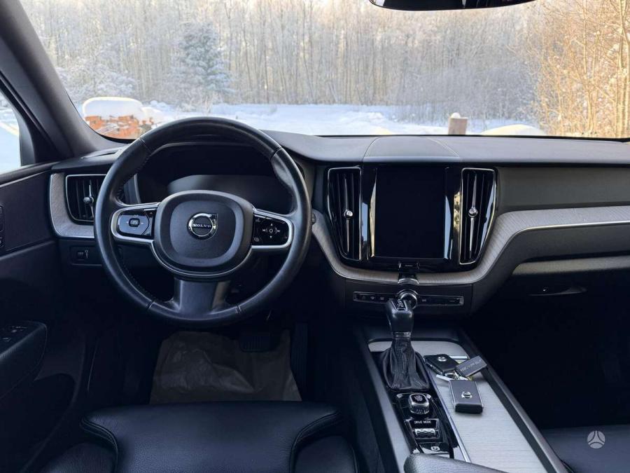 Balts Volvo XC60 2017 Utena, ar dzinēja tilpumu 1.97 L un nobraukumu 214 tūkst. km par 19950 €, foto 20 vietnē AUTOMOTO.COM.LV