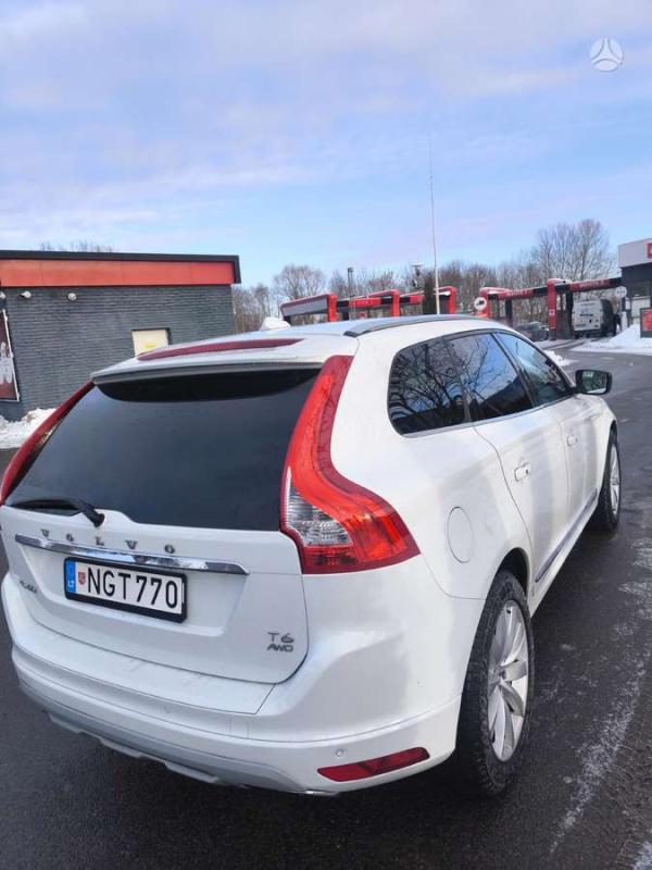 Balts Volvo XC60 2017 Viļņa, ar dzinēja tilpumu 1.97 L un nobraukumu 197 tūkst. km par 15800 €, foto 3 vietnē AUTOMOTO.COM.LV