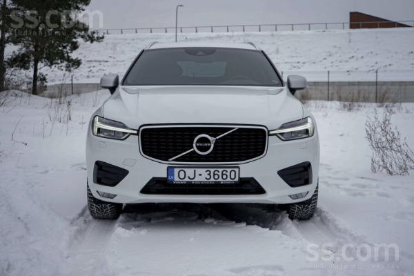 White Volvo XC60 2017 in Liepaja, with an engine capacity of 2.00 L and mileage of 243 thousand km for 19800 €, photo 2 on AUTOMOTO.COM.LV